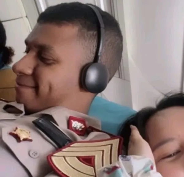 Trending Mbappe Akpol: Raymond Julian, Sosok yang Sangat Mirip Kylian ... Trending Mbappe Akpol: Raymond Julian, Sosok yang Sangat Mirip Kylian ...