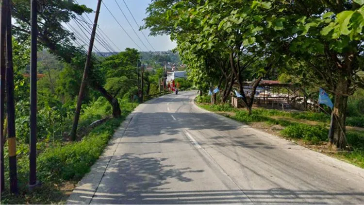 Tips Aman Melaju di Jalan Menurun dan Menikung - Espos.id