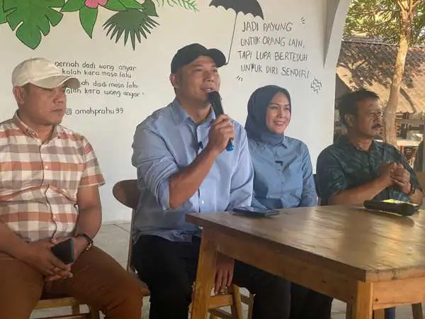 Diantar 5.000 Pendukung, Agus Irawan-Dwi Fajar Daftar ke KPU Boyolali ...