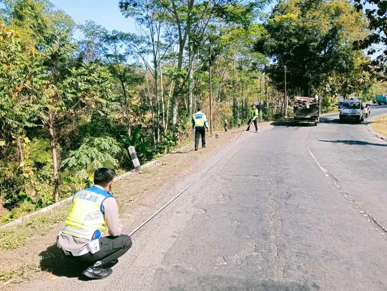 Jatuh dari Bus saat Berangkat Sekolah, Siswi SMAN 1 Wonogiri Meninggal ... Jatuh dari Bus saat Berangkat Sekolah, Siswi SMAN 1 Wonogiri Meninggal ...