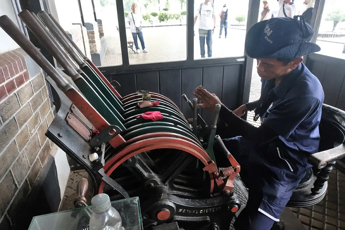 Potret Museum Ambarawa, Destinasi Wisata Sejarah Kereta Api Indonesia ...
