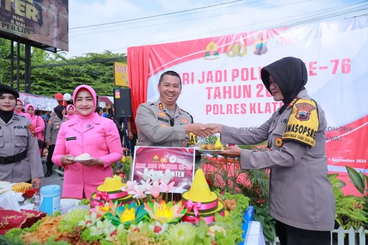 Peringati HUT Polwan, Polres Bagi-bagi Doorprize dan Cokelat di CFD Klaten - Espos.id | Espos ...