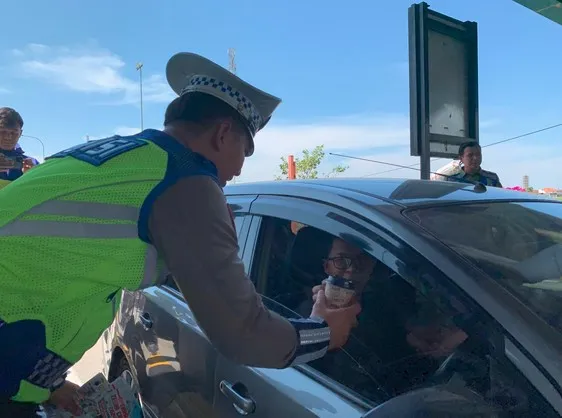 Satlantas Karanganyar Sosialisasi Operasi Zebra Candi 2024 di GT Kebakkramat - Espos.id