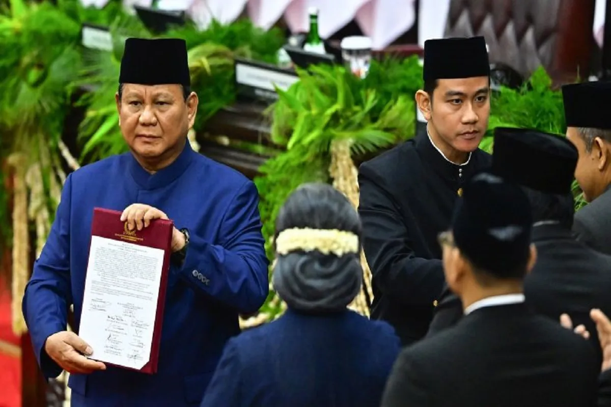 Makna Busana Adat Betawi Ujung Serong yang Dipakai Prabowo-Gibran di Pelantikan - Espos.id