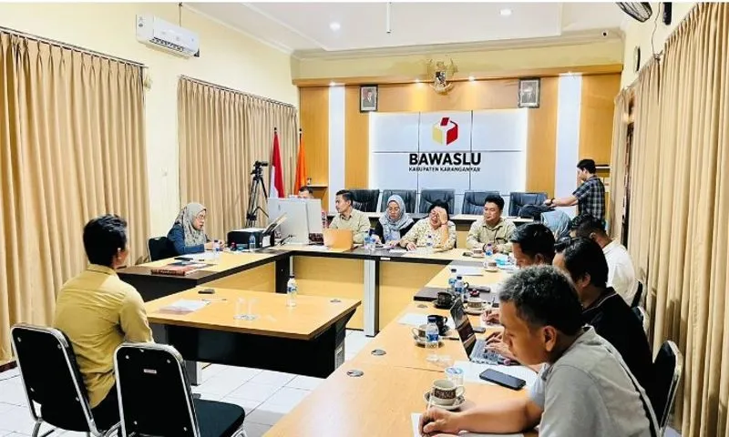 Diduga Rusak Baliho Paslon Nomor 2, Anggota Relawan Pendukung Nomor 1 Dilaporkan - Espos.id