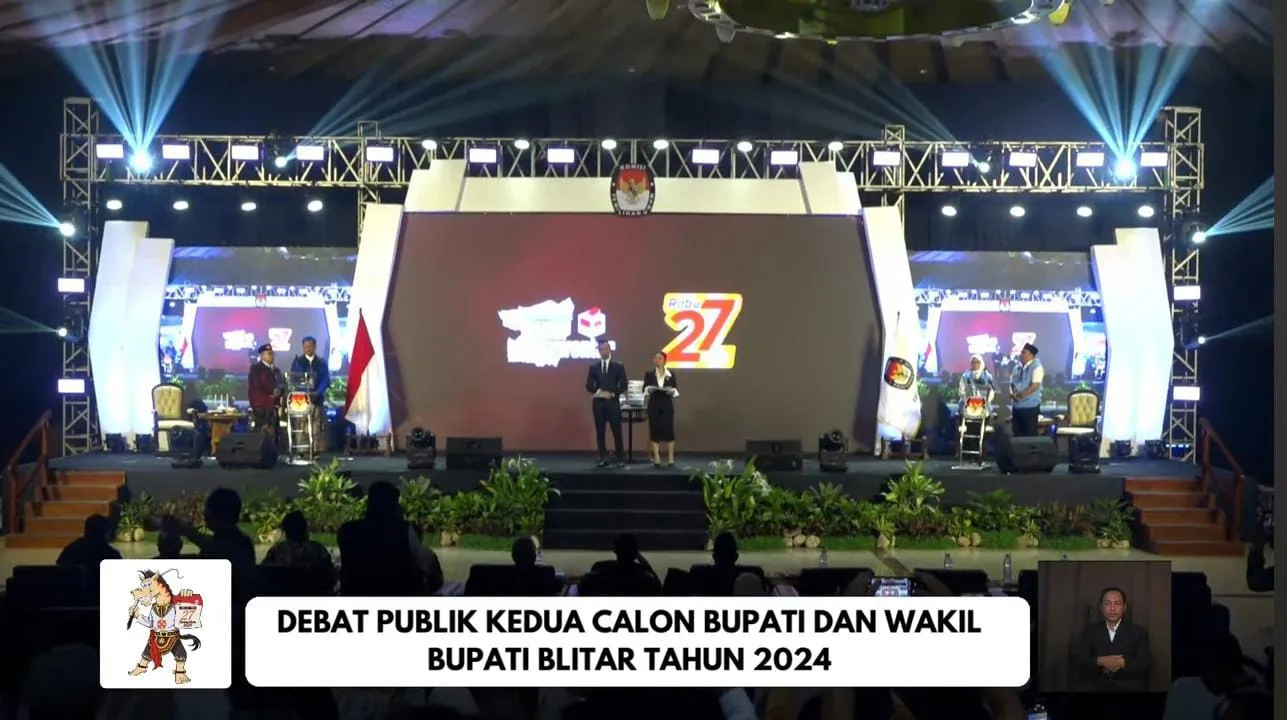 Paslon Dituding Bawa Contekan, Debat Publik Pilbup Blitar 2024 Dihentikan KPU - Espos.id