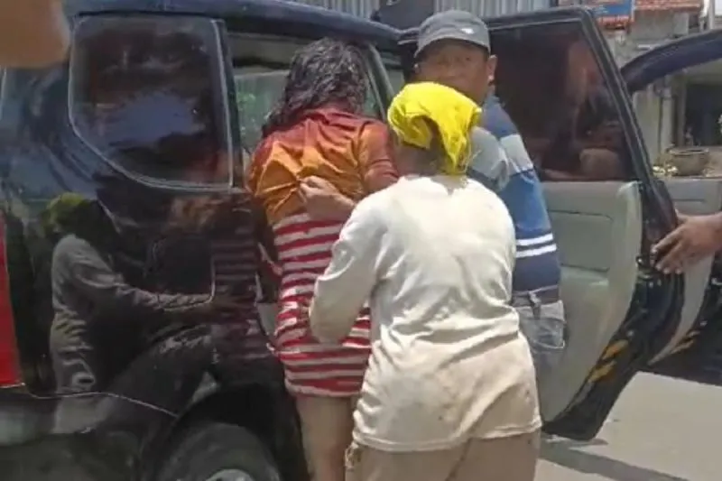 Sadis! Pria di Blitar Bacok Istri Menggunakan Parang hingga Luka Berat - Espos.id