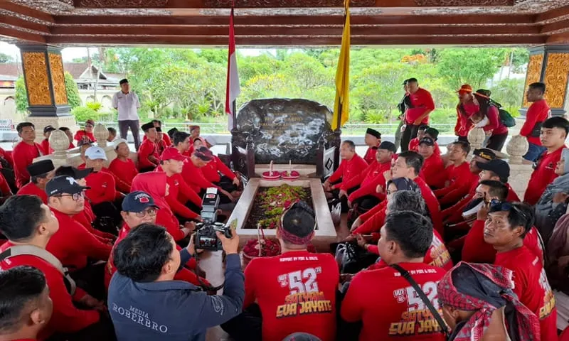 Ratusan Kader PDIP Karanganyar Ziarah ke Makam Bung Karno - Espos.id ... Ratusan Kader PDIP Karanganyar Ziarah ke Makam Bung Karno - Espos.id ...