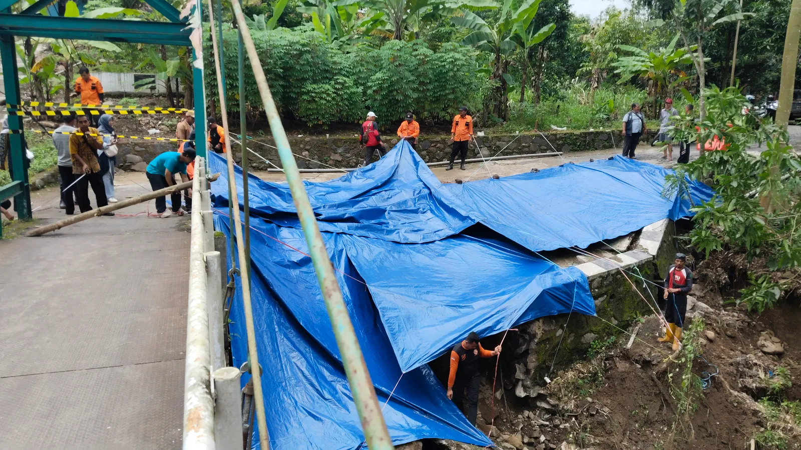 Talud Jalan Tembusan Undip-Unnes Sering Longsor, BPBD Kota Semarang Sarankan Ini - Espos.id