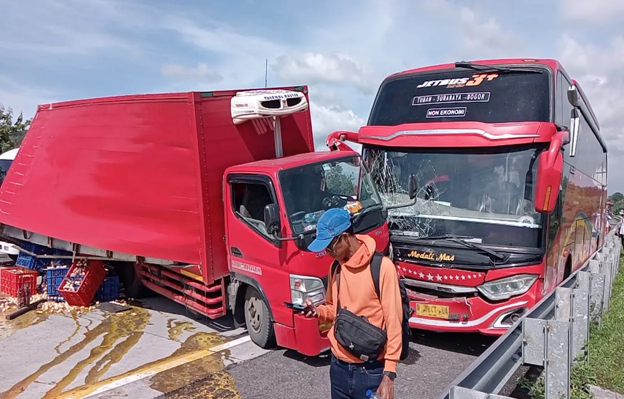 Penyebab Tabrakan Beruntun di Tol Semarang-Solo: Ada Mobil Kecelakaan Tunggal - Espos.id