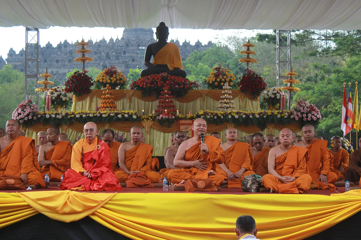 Umat Buddha Peringati Hari Raya Magha Puja di Candi Borobudur - Espos.id