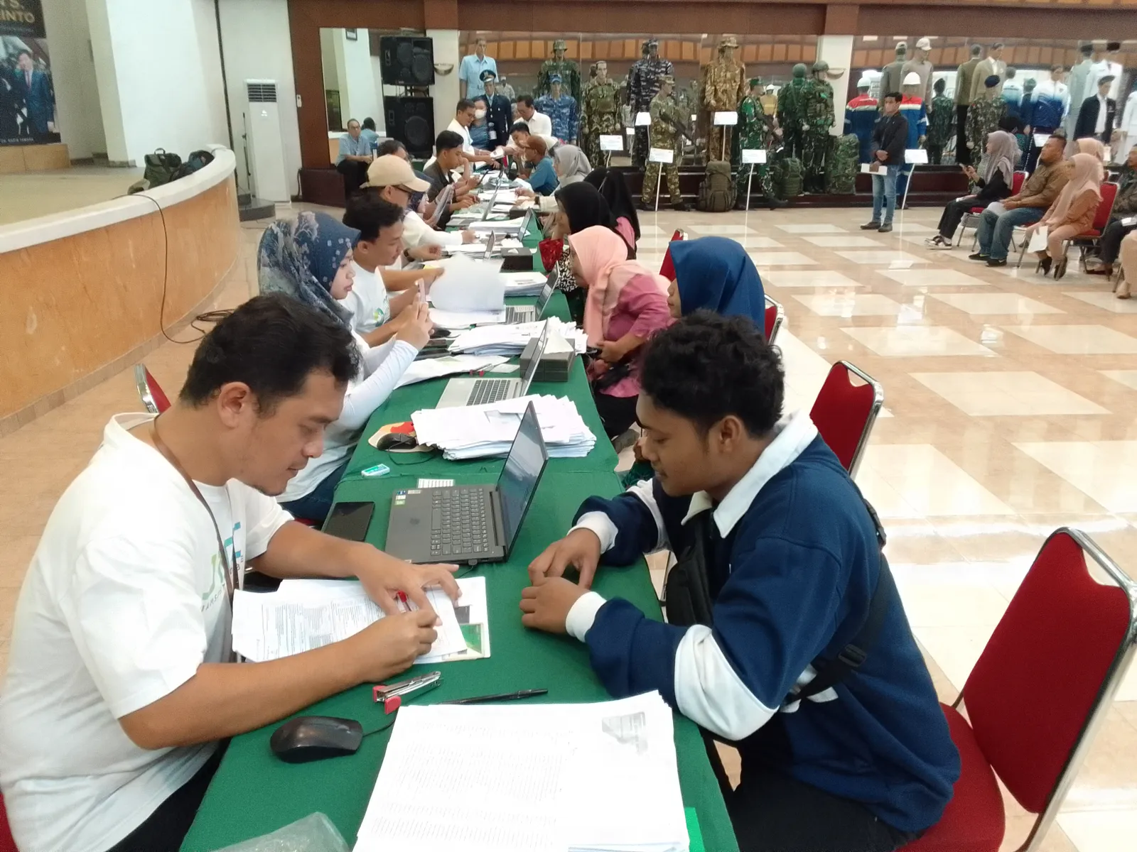 BPJS Ketenagakerjaan Mulai Layani Pencairan JHT Eks Pekerja Sritex Sukoharjo - Espos.id