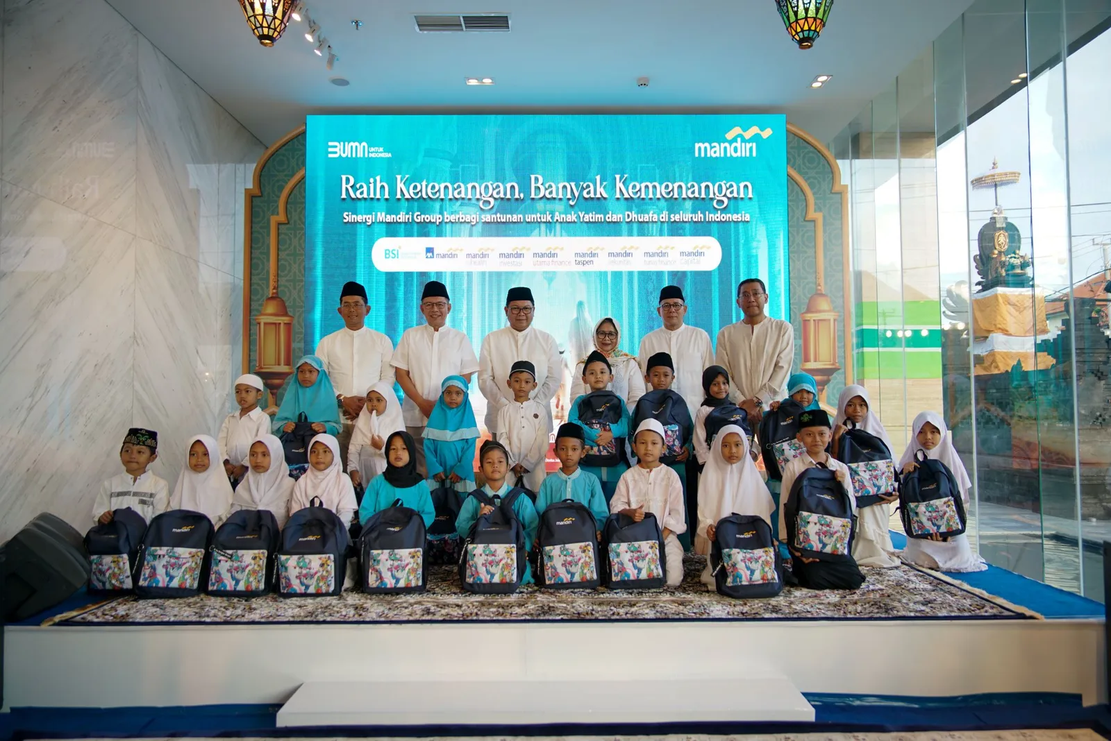 Ramadan, Bank Mandiri Group Santuni Anak Yatim, Dhuafa, Lansia hingga Yayasan - Espos.id