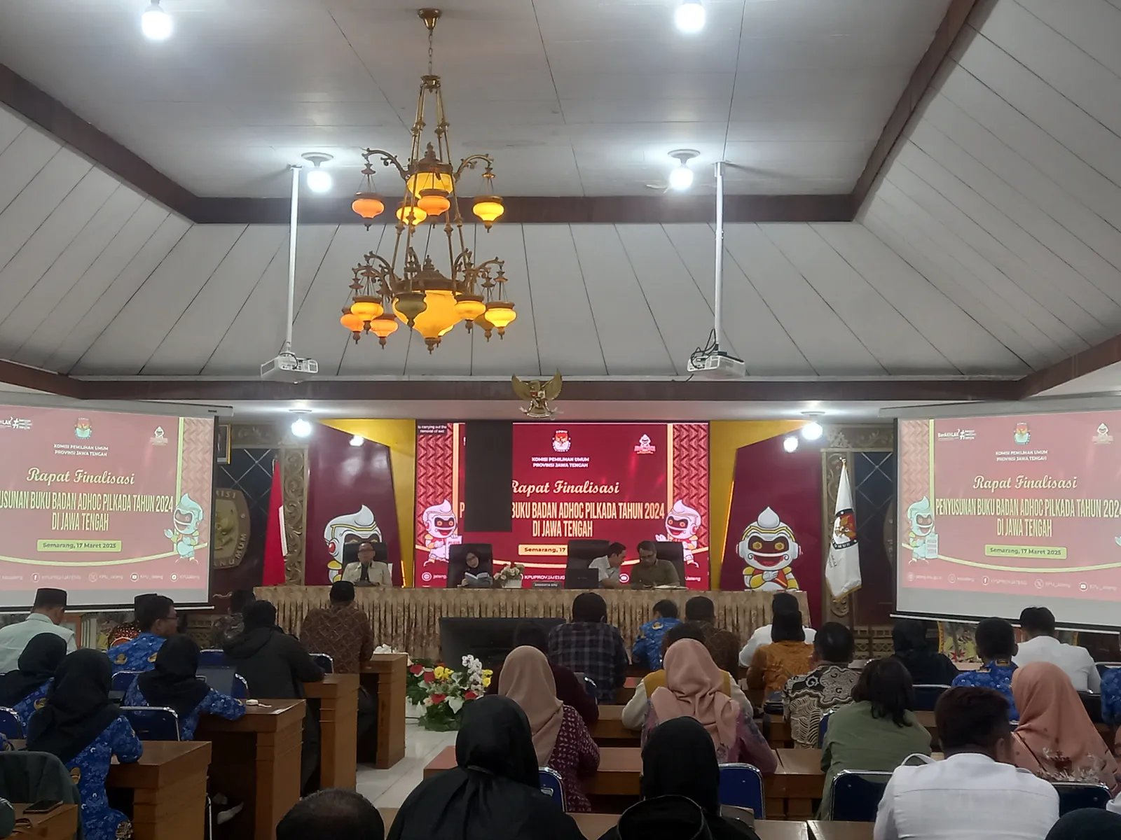 KPU Jateng Finalisasi Buku Pilkada 2024, Rilis Dijadwalkan Setelah Lebaran 2025 - Espos.id