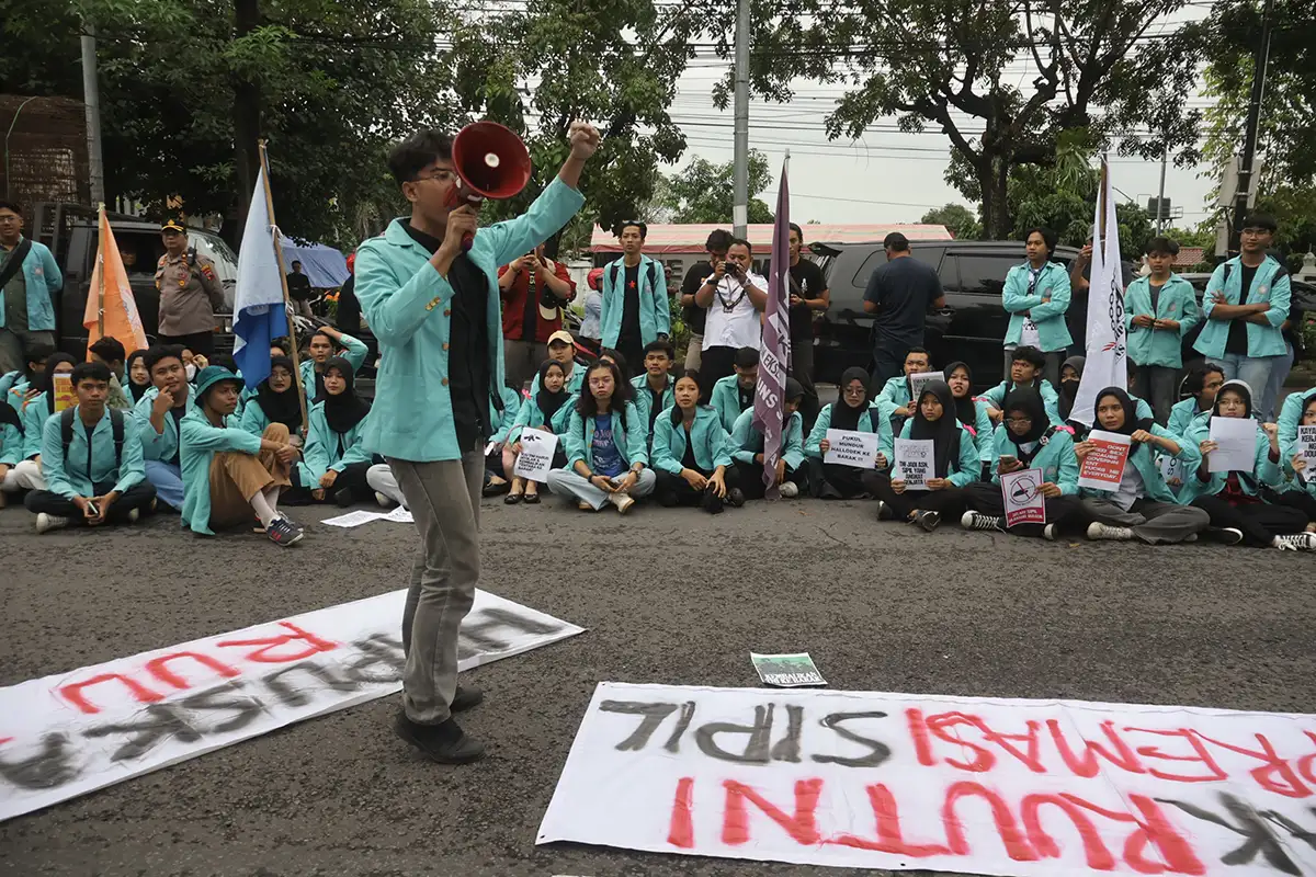 Demo Tolak RUU TNI, Ini 4 Tuntutan Aliansi Mahasiswa Indonesia di Solo ... Demo Tolak RUU TNI, Ini 4 Tuntutan Aliansi Mahasiswa Indonesia di Solo ...