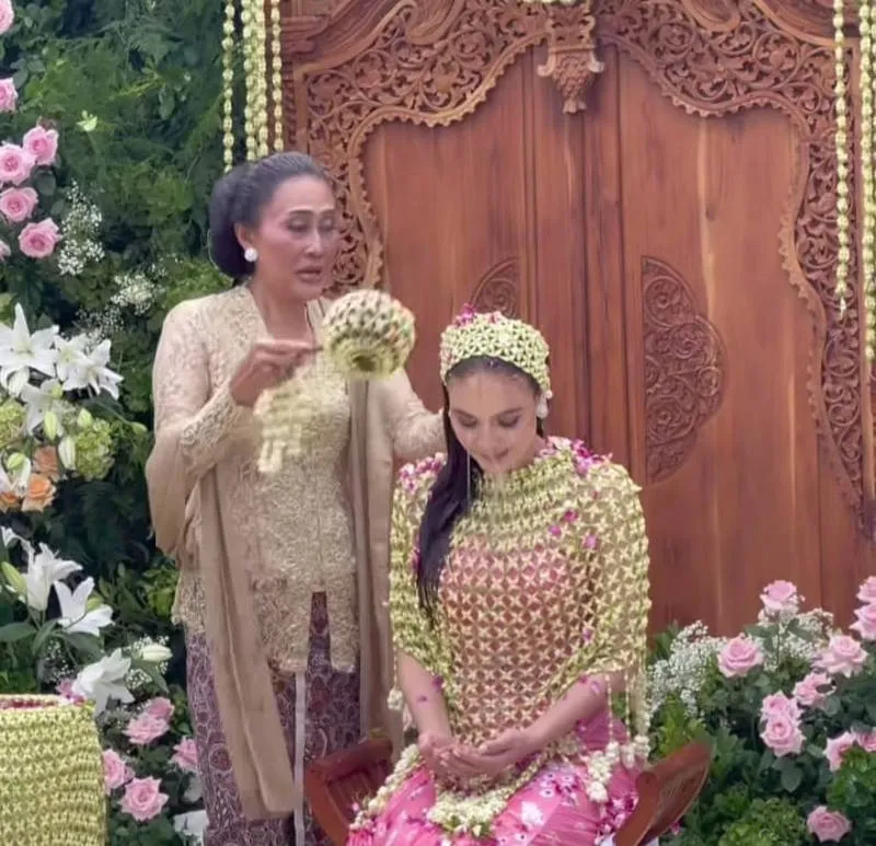 Jelang Menikah, Luna Maya dan Maxime Bouttier Jalani Prosesi Siraman - Espos.id | Espos ...