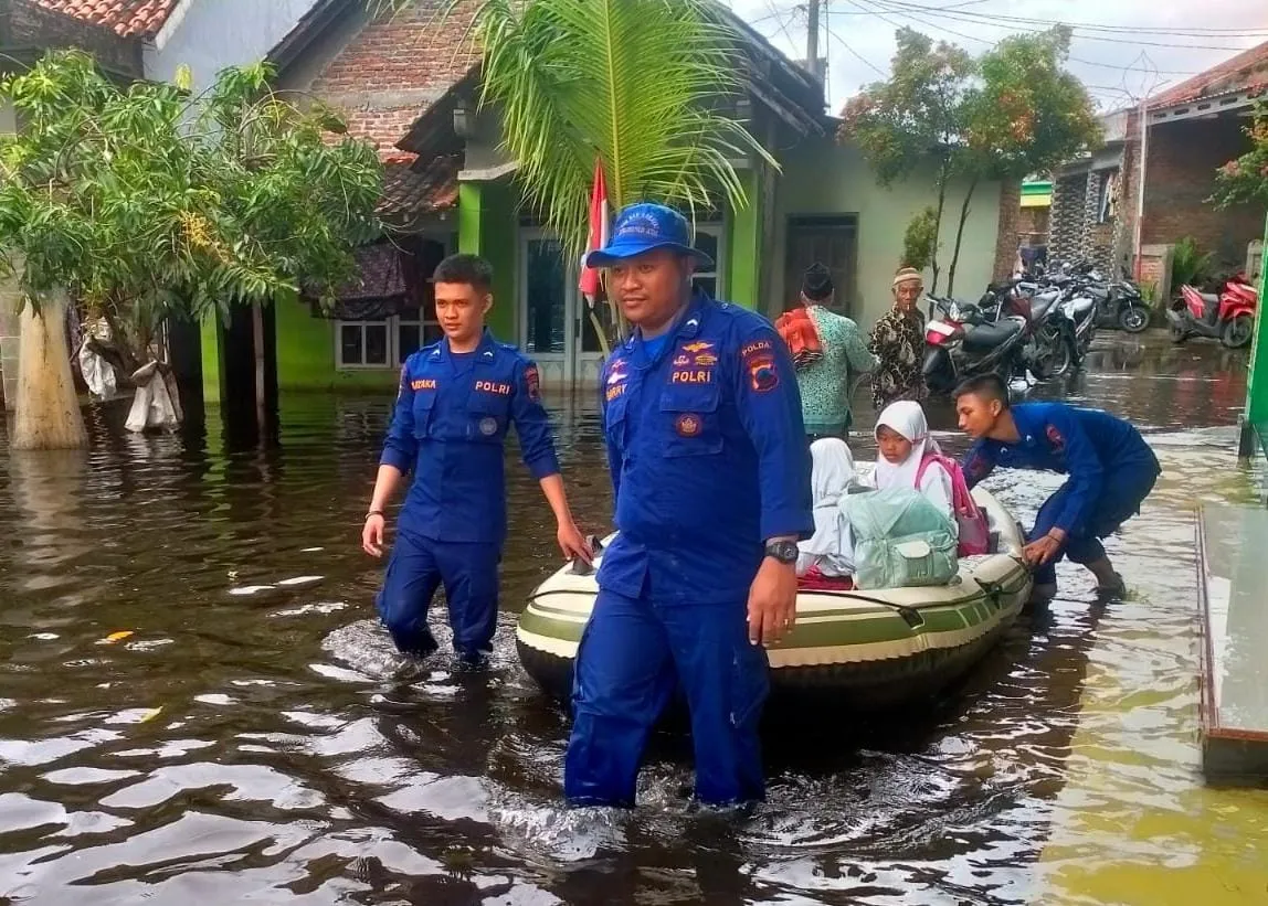 Atasi Banjir Rob Sayung Demak, Disperakim Jateng Hitung Biaya Bikin Rumah Apung - Espos.id