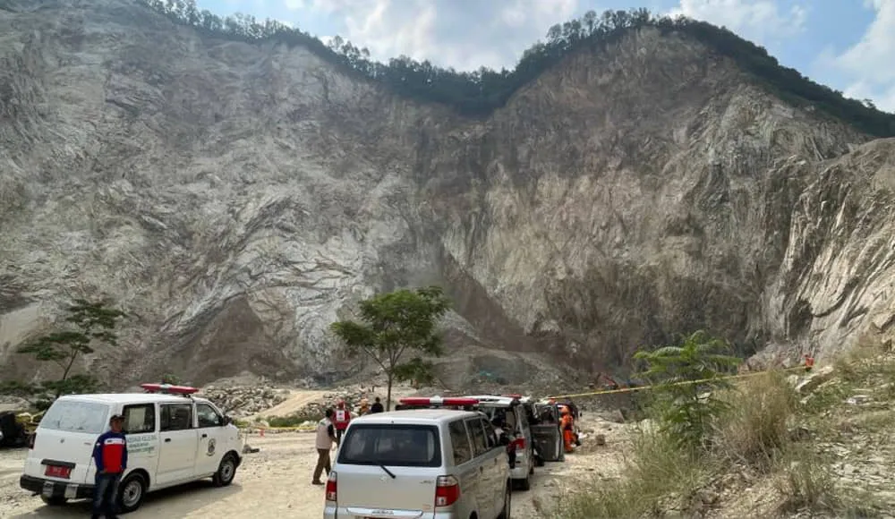 Gubernur Dedi Mulyadi Cabut Izin Operasional Tambang di Gunung Kuda Cirebon - Espos.id