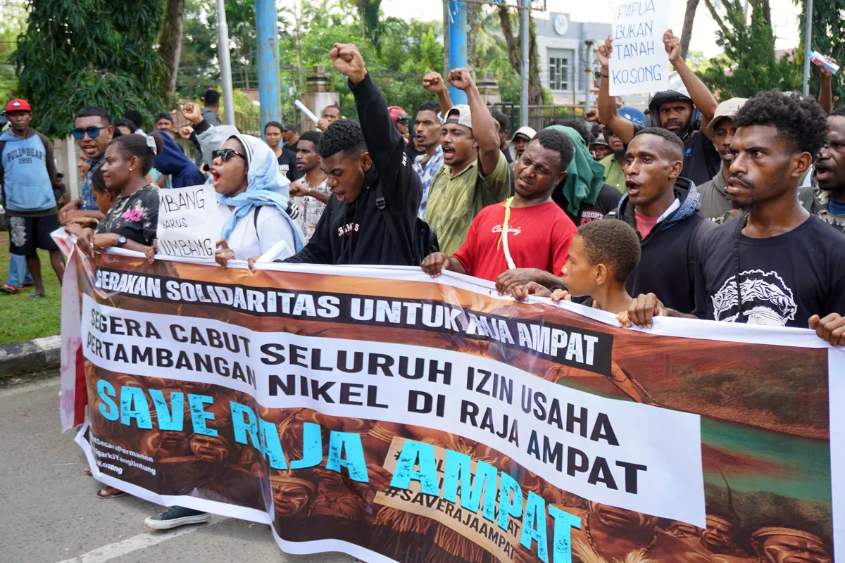 Menteri LH Dalami Potensi Pidana usai 4 Izin Tambang Nikel di Raja Ampat Dicabut - Espos.id