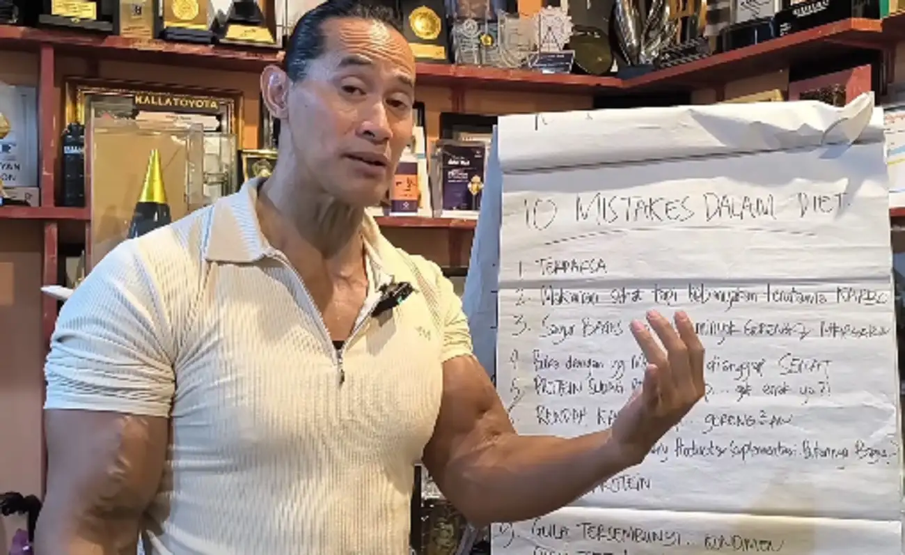 Tips Hidup Sehat agar Perut Tidak Buncit Ala Ade Rai - Espos.id