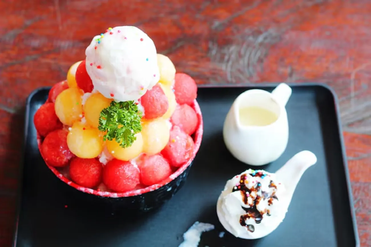 Asal-Usul Bingsu, Dessert Segar Korea yang Mulai Digandrungi di ...