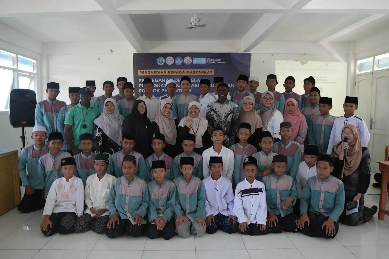 FKM UNAIR Lakukan Pencegahan DBD di Lingkungan Pesantren Al-Amin Lamongan - Espos.id