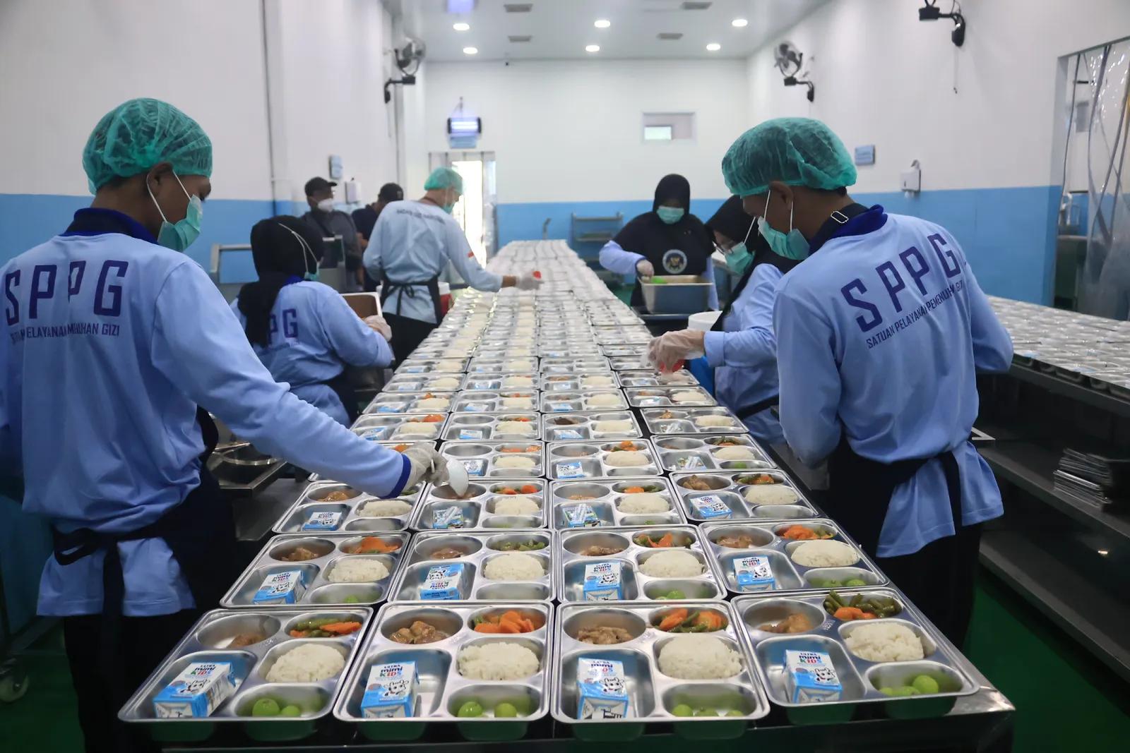 BGN bakal Hentikan Operasional SPPG Program MBG yang Tak Penuhi Standar ...