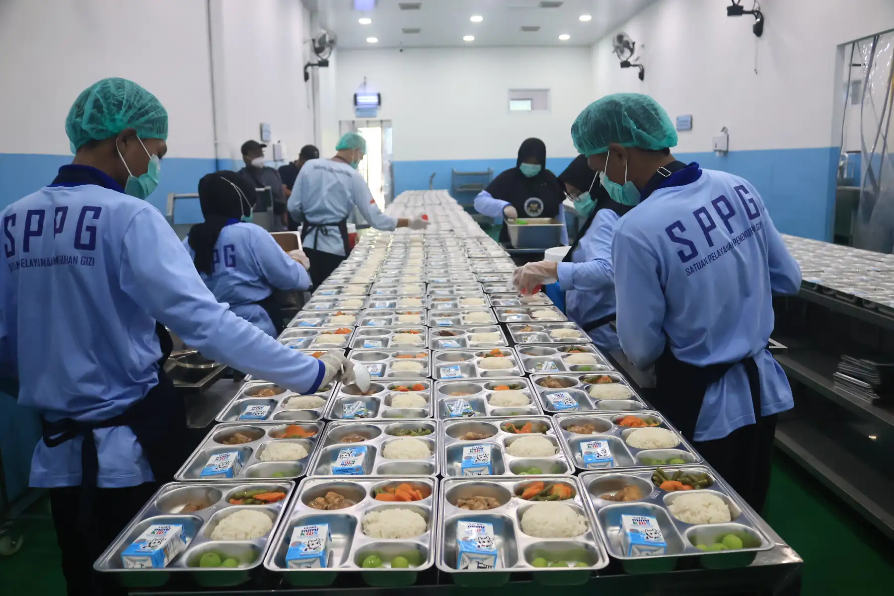 BGN bakal Hentikan Operasional SPPG Program MBG yang Tak Penuhi Standar ...