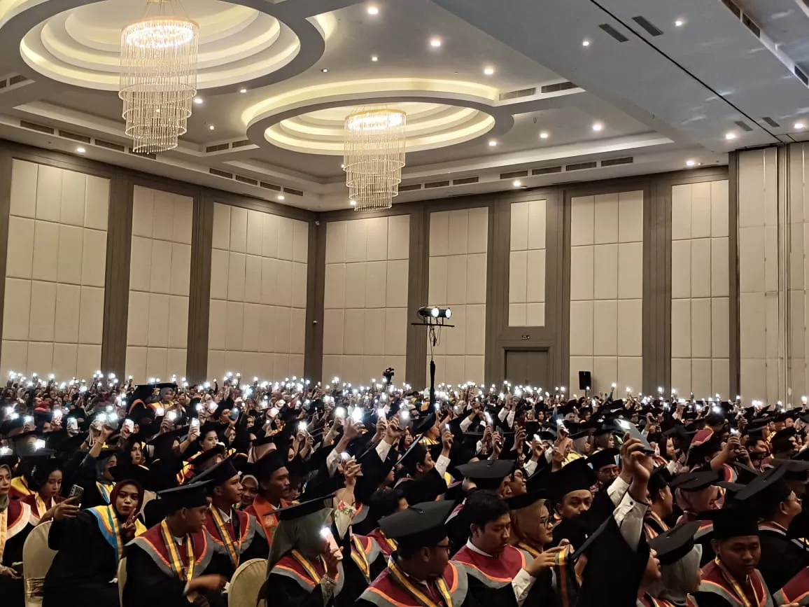Selamat, 720 Lulusan Jalani Wisuda Perdana UM PKU Surakarta - Espos.id
