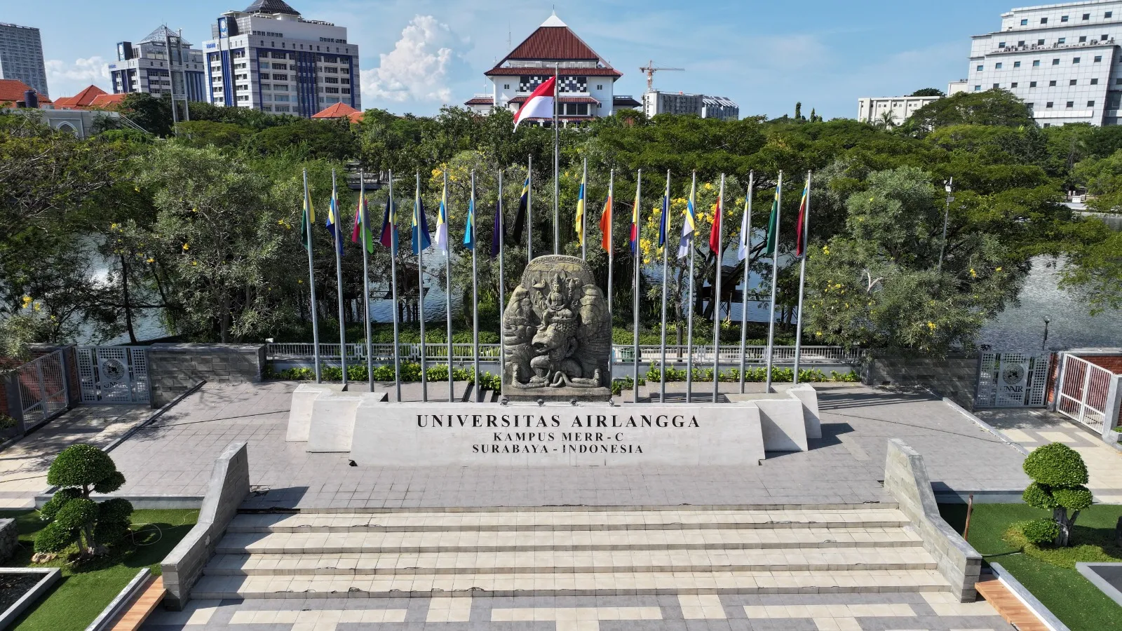 Kado HUT ke-71, UNAIR Peringkat 54 Asia dan Peringkat 2 di Indonesia ...