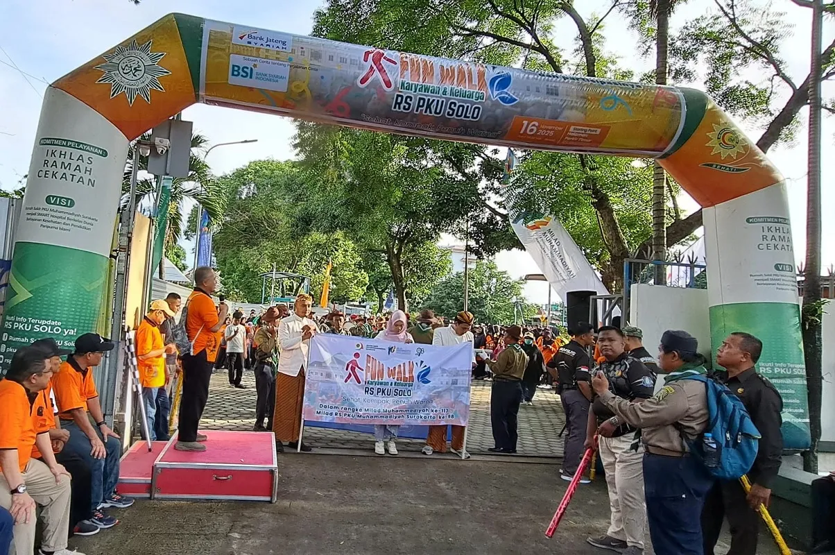 Semarak Fun Walk Milad RS PKU Muhammadiyah Surakarta, Sehat dan Penuh ...