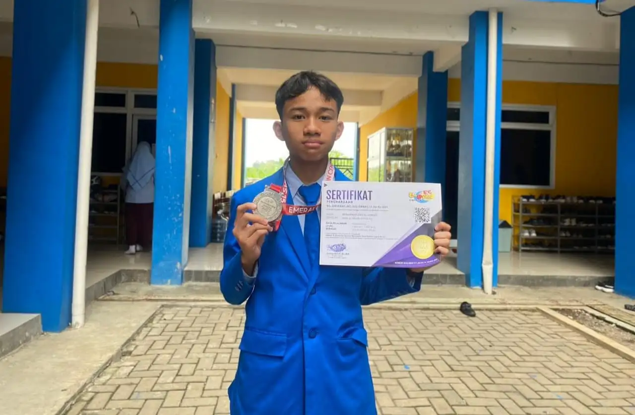 Siswa Boarding SMP Islam Internasional Al Abidin Boyolali Raih Perak di ...