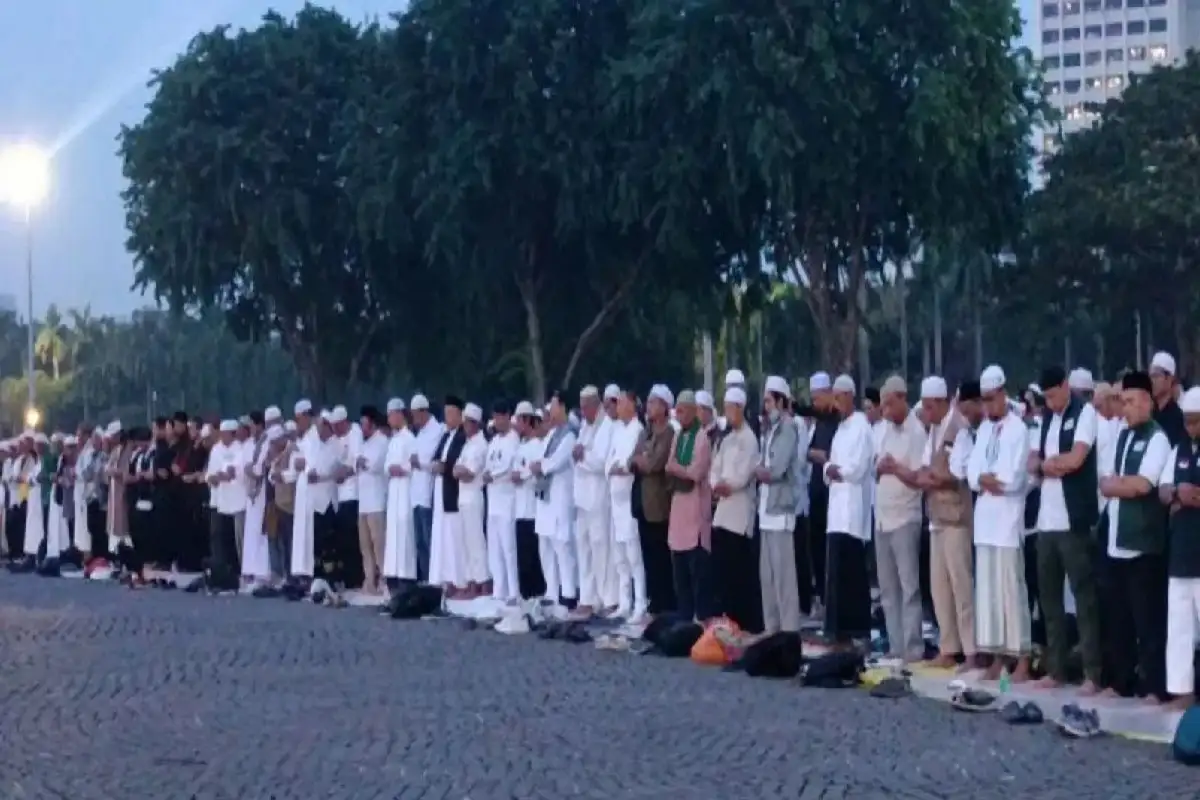 Reuni Akbar 212 di Monas: Ribuan Peserta Memadati Lokasi, Lalin ...