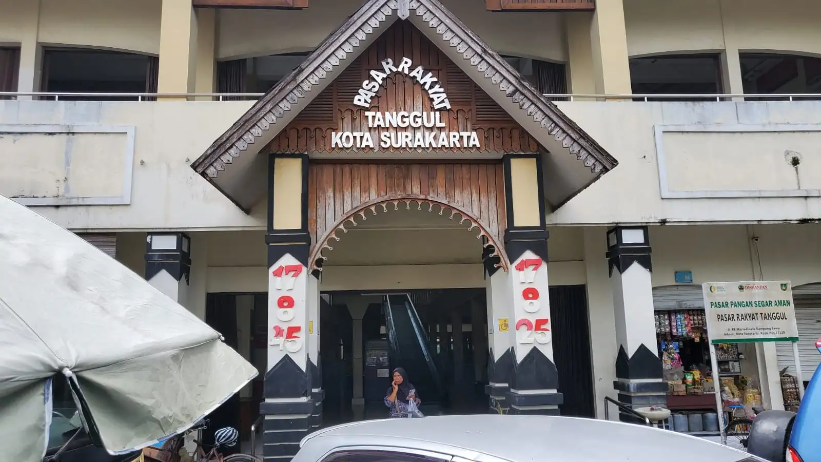 Dolan ke Pasar Tanggul, Pasar Tradisional Semi Modern Pertama di Kota ...