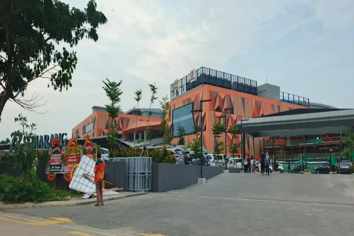 Mal Baru di Semarang Ini Tawarkan Belanja dengan Panorama Gunung dan ...